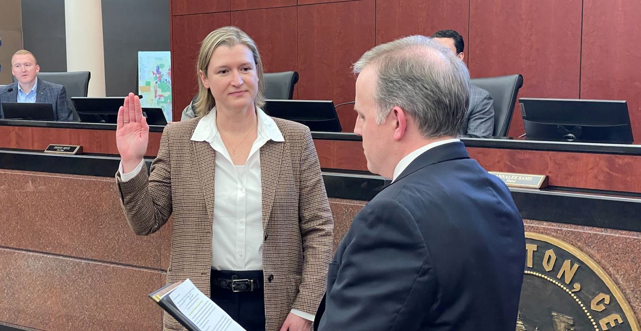 Sams Sworn In As Mayor, Goodlett As Mayor Pro Tem | Dalton, GA